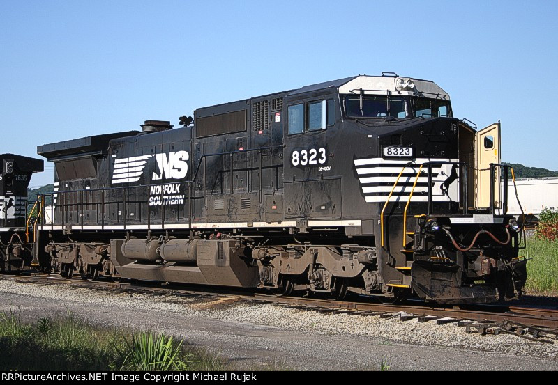 NS 8323